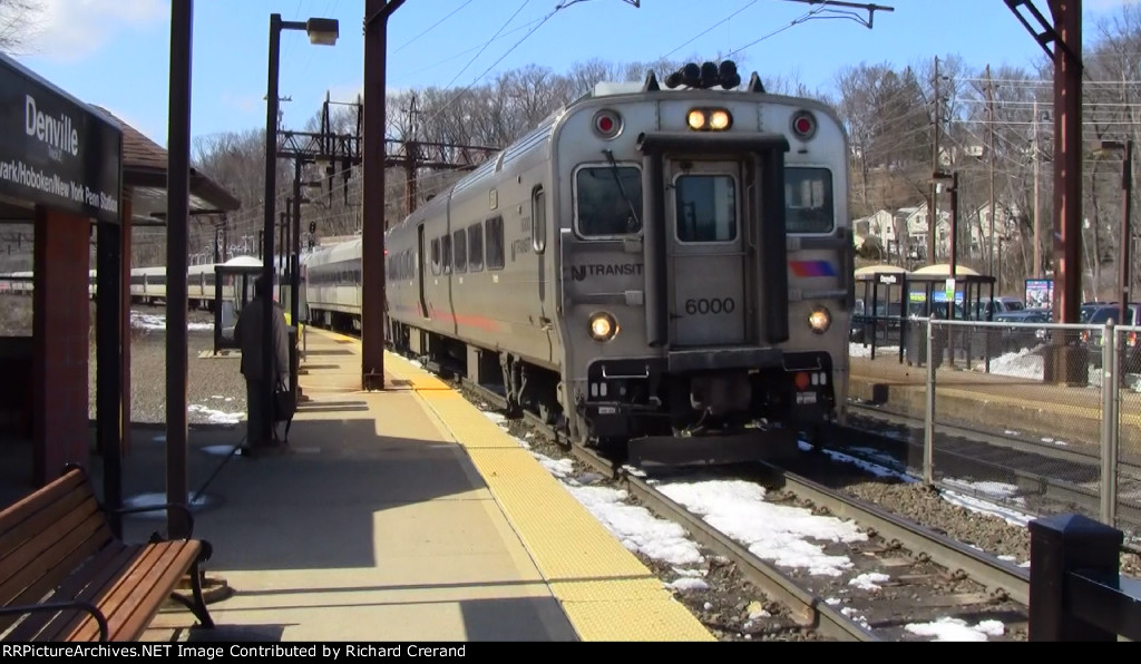 Cab Car 6000 on Train 6648